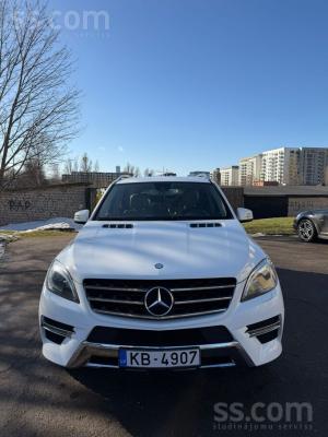 Белый Мерседес МЛ 350 2015 в Рига, объемом двигателя 3.00 л и пробегом 175 тыс. км за 18800 €, фото 5 на AUTOMOTO.COM.LV