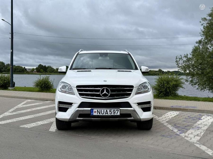 Balts Mercedes-Benz ML 350 2015 Šauļi, ar dzinēja tilpumu 3.50 L un nobraukumu 152 tūkst. km par 15500 €, foto 4 vietnē AUTOMOTO.COM.LV