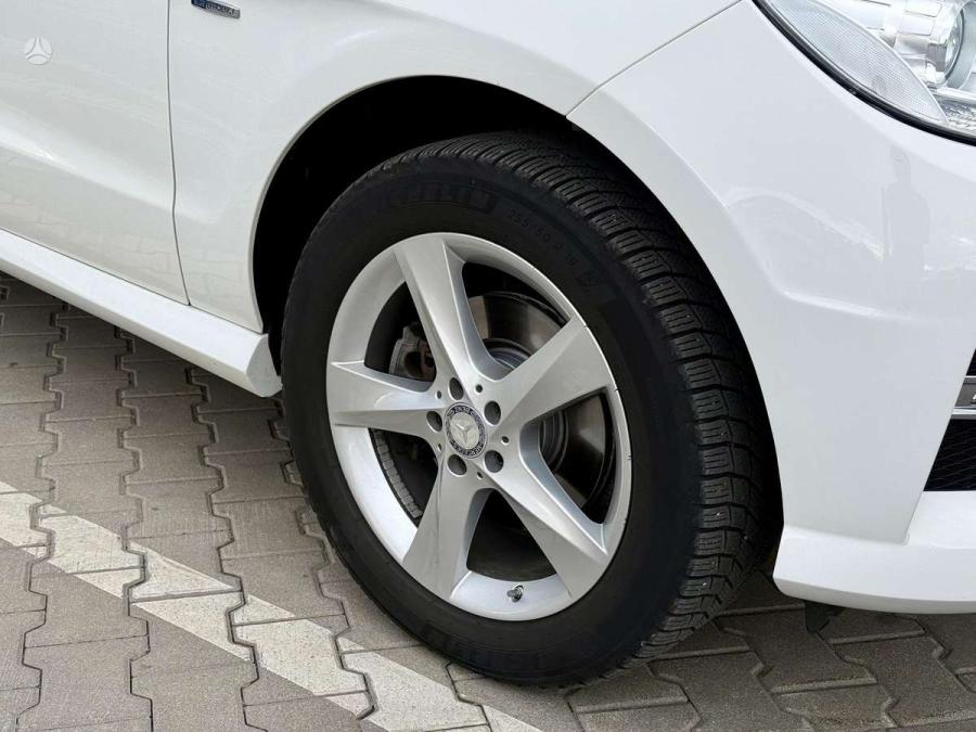 Balts Mercedes-Benz ML 350 2015 Šauļi, ar dzinēja tilpumu 3.50 L un nobraukumu 152 tūkst. km par 15500 €, foto 9 vietnē AUTOMOTO.COM.LV