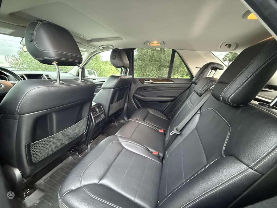 Balts Mercedes-Benz ML 350 2015 Šauļi, ar dzinēja tilpumu 3.50 L un nobraukumu 152 tūkst. km par 15500 €, foto 12 vietnē AUTOMOTO.COM.LV