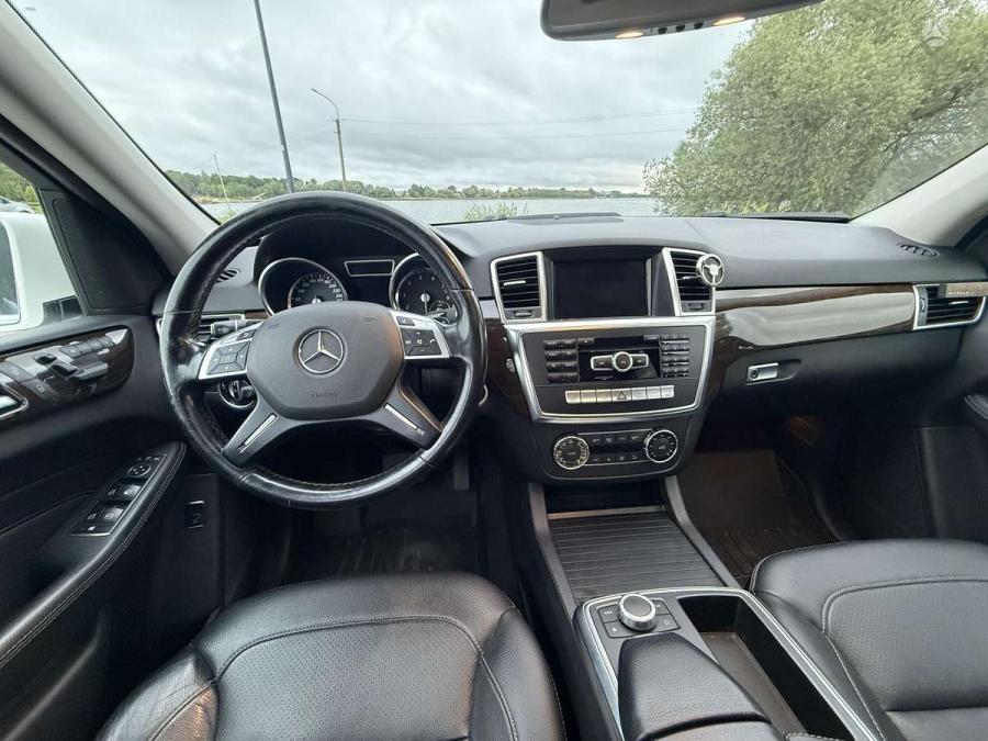 Balts Mercedes-Benz ML 350 2015 Šauļi, ar dzinēja tilpumu 3.50 L un nobraukumu 152 tūkst. km par 15500 €, foto 13 vietnē AUTOMOTO.COM.LV