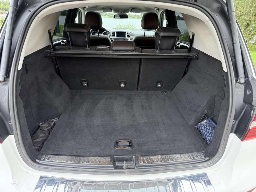 Balts Mercedes-Benz ML 350 2015 Šauļi, ar dzinēja tilpumu 3.50 L un nobraukumu 152 tūkst. km par 15500 €, foto 14 vietnē AUTOMOTO.COM.LV