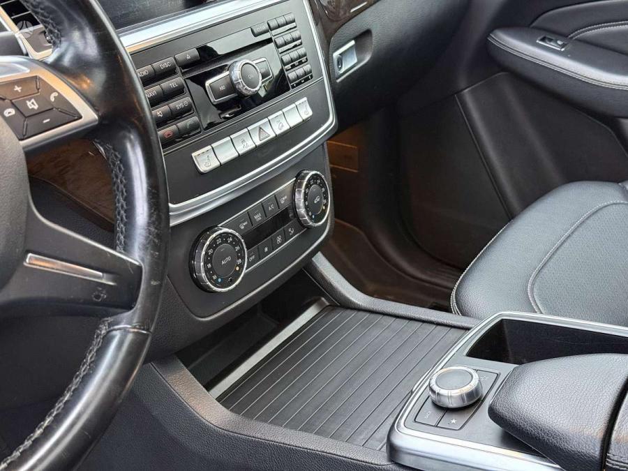 Balts Mercedes-Benz ML 350 2015 Šauļi, ar dzinēja tilpumu 3.50 L un nobraukumu 152 tūkst. km par 15500 €, foto 17 vietnē AUTOMOTO.COM.LV