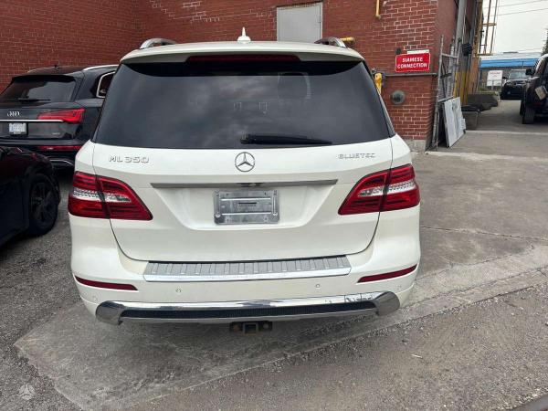 Balts Mercedes-Benz ML 350 2015 Alīta, ar dzinēja tilpumu 3.00 L un nobraukumu 227 tūkst. km par 12100 €, foto 10 vietnē AUTOMOTO.COM.LV
