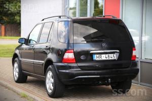 Черный Мерседес МЛ 400 2002 в Рига, объемом двигателя 4.00 л и пробегом 400 тыс. км за 1995 €, фото 6 на AUTOMOTO.COM.LV