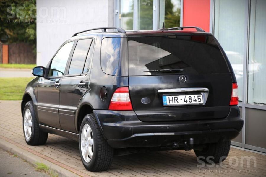 Черный Мерседес МЛ 400 2002 в Рига, объемом двигателя 4.00 л и пробегом 400 тыс. км за 1995 €, фото 6 на AUTOMOTO.COM.LV