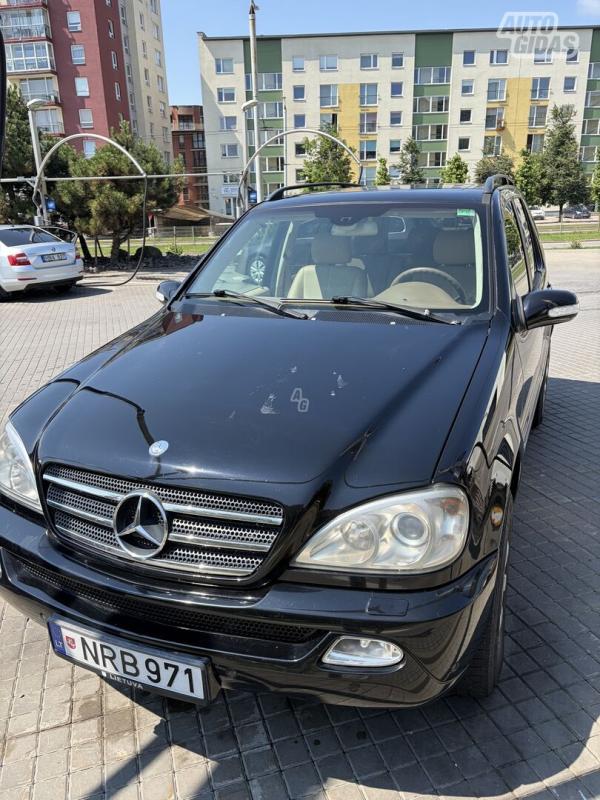 Черный Мерседес МЛ 400 2003 в Вильнюс, объемом двигателя 4.00 л и пробегом 289 тыс. км за 1650 €, фото 1 на AUTOMOTO.COM.LV