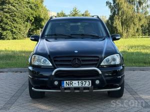 Black Mercedes-Benz ml-400 2003 in Riga, with an engine capacity of 4.00 L and mileage of 0 thousand km for 1990 €, photo 7 on AUTOMOTO.COM.LV
