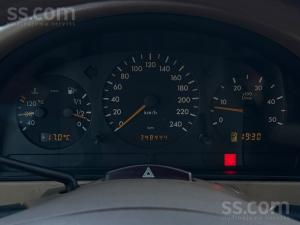 Black Mercedes-Benz ml-400 2003 in Riga, with an engine capacity of 4.00 L and mileage of 0 thousand km for 1990 €, photo 13 on AUTOMOTO.COM.LV