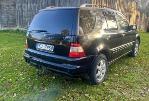 Черный Мерседес МЛ 400 2003 в Огре, объемом двигателя 4.00 л и пробегом 328 тыс. км за 1850 €, фото 6 на AUTOMOTO.COM.LV