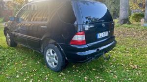 Черный Мерседес МЛ 400 2003 в Огре, объемом двигателя 4.00 л и пробегом 328 тыс. км за 1850 €, фото 7 на AUTOMOTO.COM.LV
