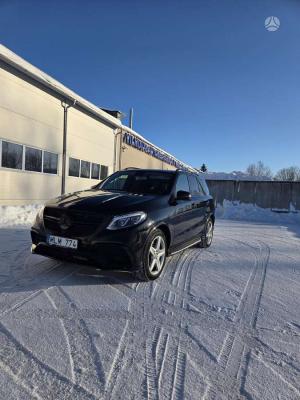 Melns Mercedes-Benz ml-400 2015 Viļņa, ar dzinēja tilpumu 0.35 L un nobraukumu 131 tūkst. km par 20000 €, foto 16 vietnē AUTOMOTO.COM.LV