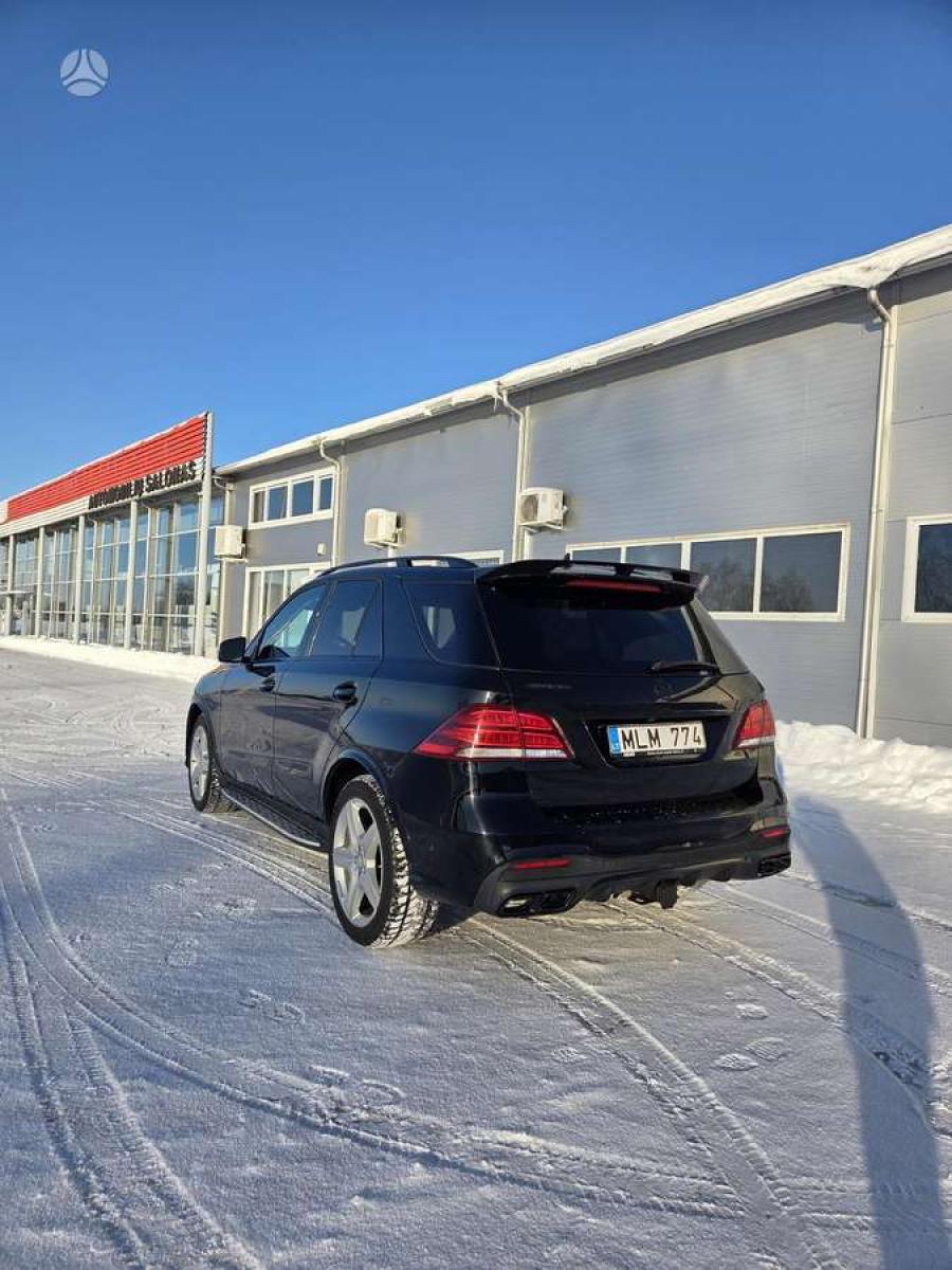 Melns Mercedes-Benz ml-400 2015 Viļņa, ar dzinēja tilpumu 0.35 L un nobraukumu 131 tūkst. km par 20000 €, foto 20 vietnē AUTOMOTO.COM.LV