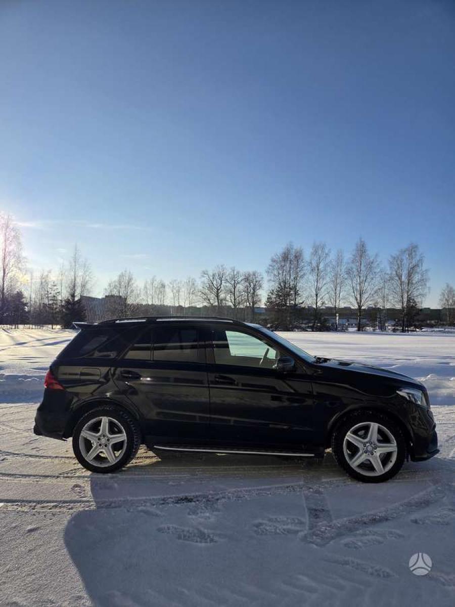 Melns Mercedes-Benz ml-400 2015 Viļņa, ar dzinēja tilpumu 0.35 L un nobraukumu 131 tūkst. km par 20000 €, foto 21 vietnē AUTOMOTO.COM.LV