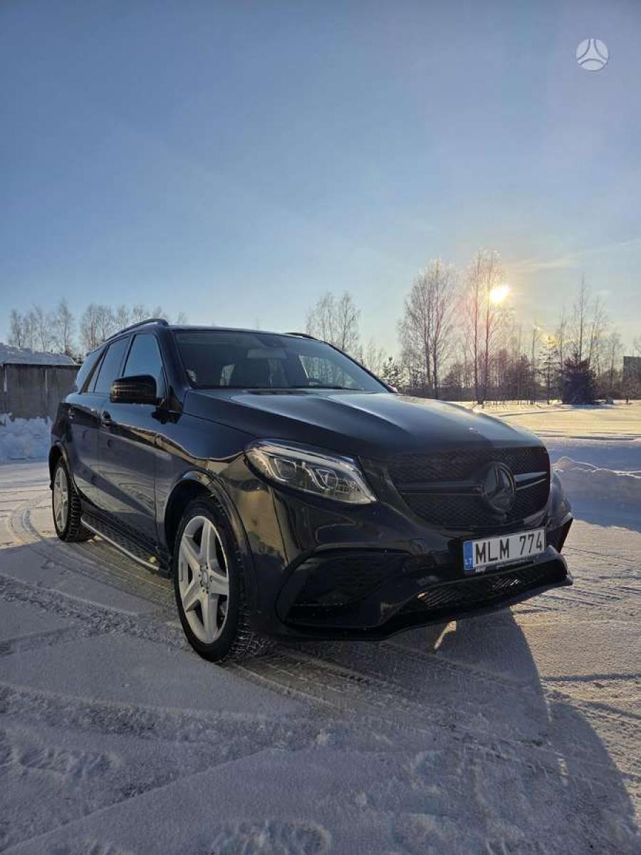 Melns Mercedes-Benz ml-400 2015 Viļņa, ar dzinēja tilpumu 0.35 L un nobraukumu 131 tūkst. km par 20000 €, foto 25 vietnē AUTOMOTO.COM.LV