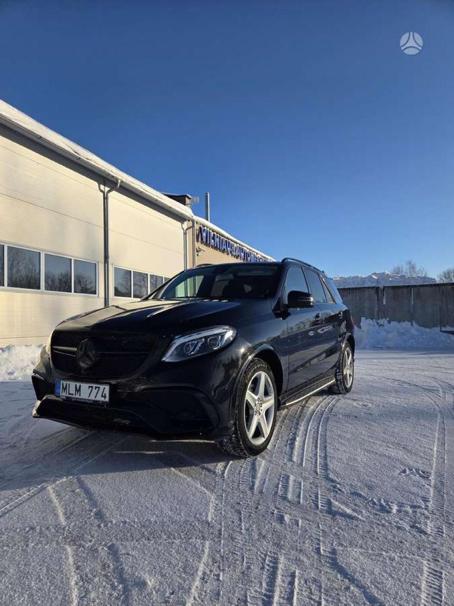 Melns Mercedes-Benz ml-400 2015 Viļņa, ar dzinēja tilpumu 0.35 L un nobraukumu 131 tūkst. km par 20000 €, foto 26 vietnē AUTOMOTO.COM.LV