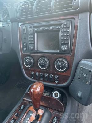 Zils Mercedes-Benz ml-400 2004 Jelgava, ar dzinēja tilpumu 4.00 L un nobraukumu 275 tūkst. km par 1250 €, foto 4 vietnē AUTOMOTO.COM.LV