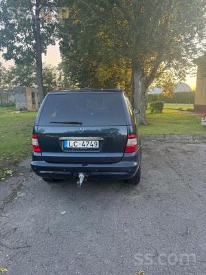 Zils Mercedes-Benz ml-400 2004 Jelgava, ar dzinēja tilpumu 4.00 L un nobraukumu 275 tūkst. km par 1250 €, foto 5 vietnē AUTOMOTO.COM.LV