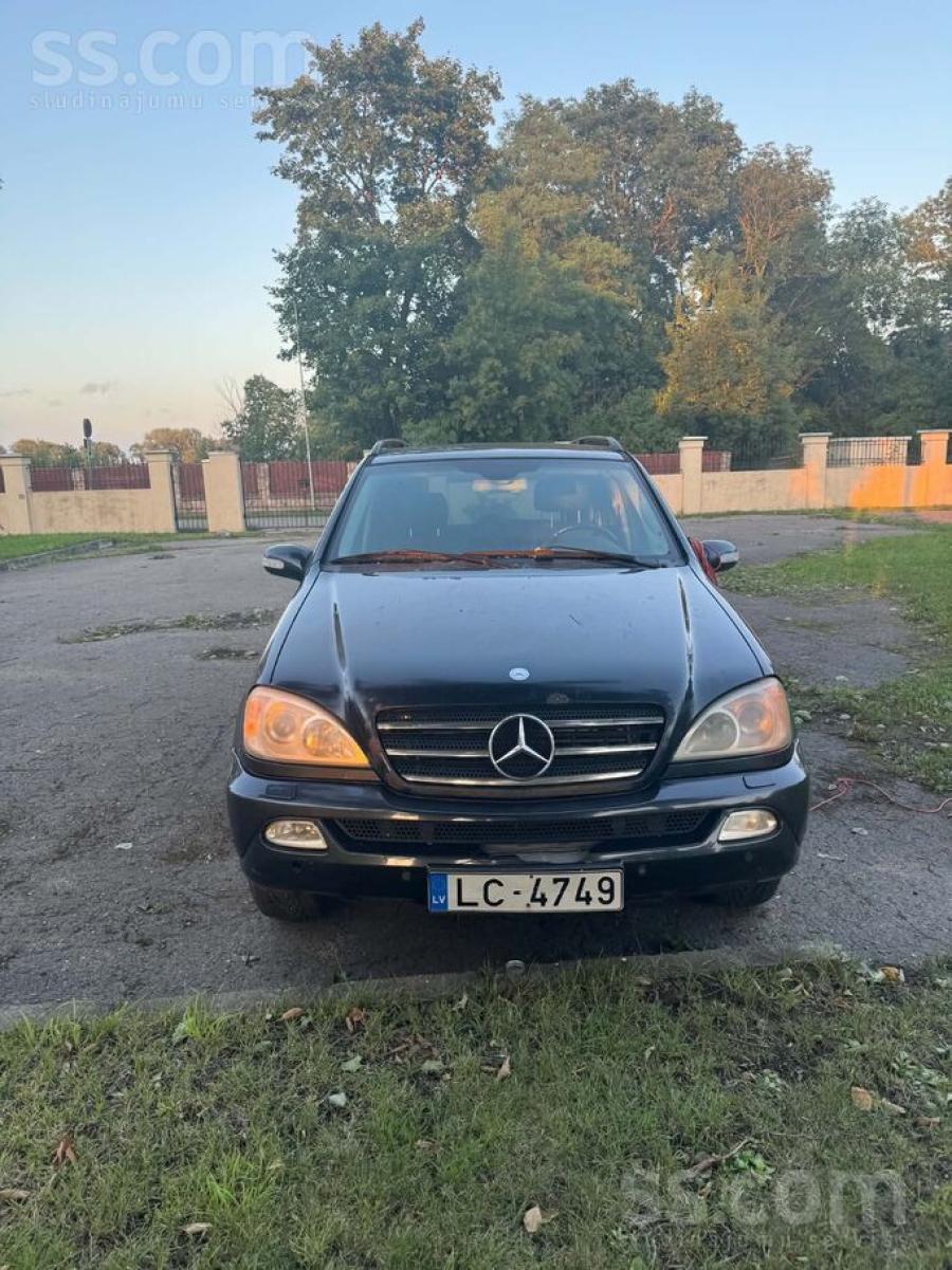 Zils Mercedes-Benz ml-400 2004 Jelgava, ar dzinēja tilpumu 4.00 L un nobraukumu 275 tūkst. km par 1250 €, foto 6 vietnē AUTOMOTO.COM.LV