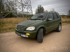 Зеленый Мерседес МЛ 400 2002 в Рига, объемом двигателя 4.00 л и пробегом 395 тыс. км за 3200 €, фото  на AUTOMOTO.COM.LV