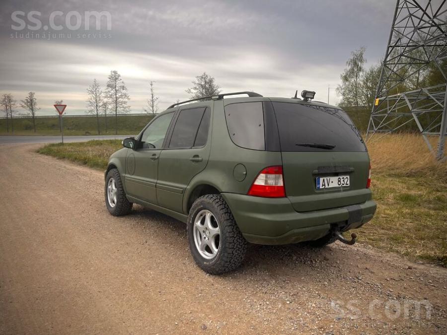 Zaļš Mercedes-Benz ml-400 2002 Rīga, ar dzinēja tilpumu 4.00 L un nobraukumu 395 tūkst. km par 3200 €, foto 4 vietnē AUTOMOTO.COM.LV