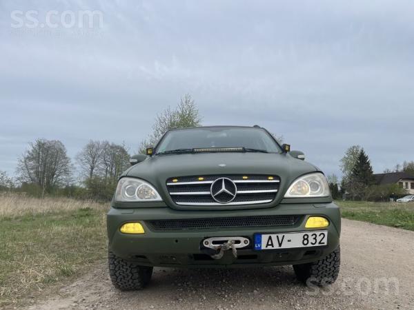 Green Mercedes-Benz ml-400 2002 in Riga, with an engine capacity of 4.00 L and mileage of 395 thousand km for 3200 €, photo 5 on AUTOMOTO.COM.LV