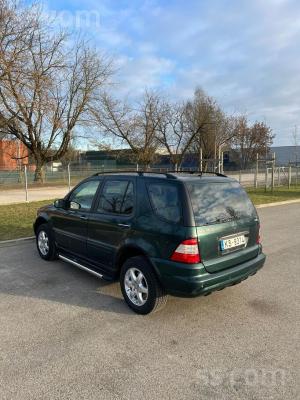 Zaļš Mercedes-Benz ml-400 2004 Rīga, ar dzinēja tilpumu 4.00 L un nobraukumu 338 tūkst. km par 1750 €, foto 2 vietnē AUTOMOTO.COM.LV