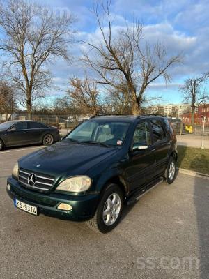 Zaļš Mercedes-Benz ml-400 2004 Rīga, ar dzinēja tilpumu 4.00 L un nobraukumu 338 tūkst. km par 1750 €, foto 3 vietnē AUTOMOTO.COM.LV
