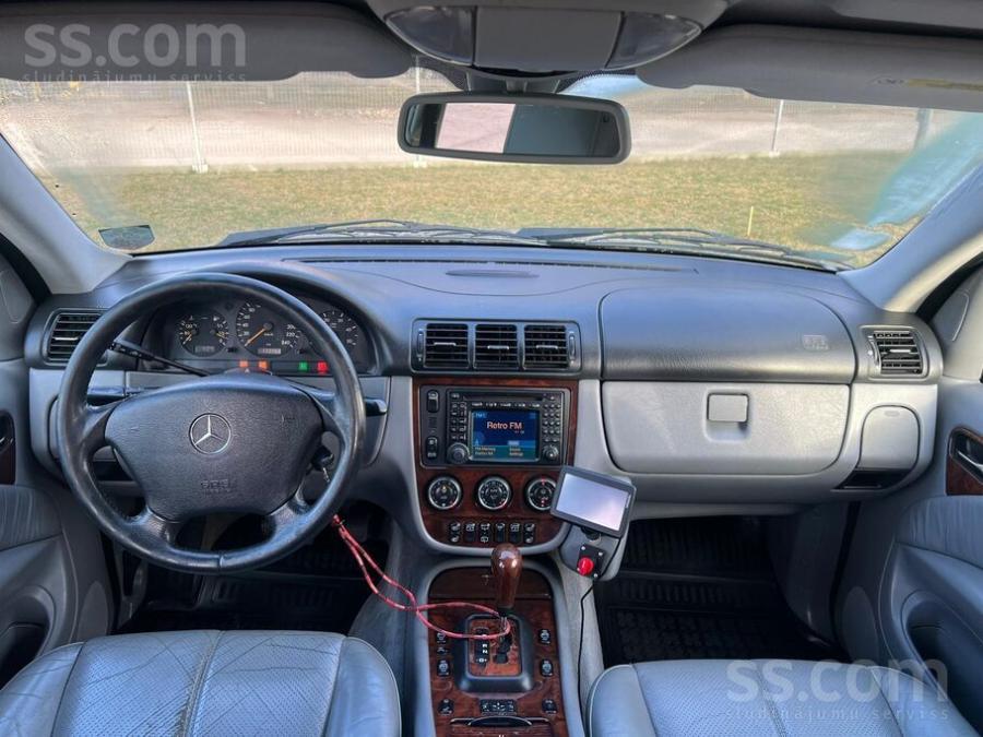 Zaļš Mercedes-Benz ml-400 2004 Rīga, ar dzinēja tilpumu 4.00 L un nobraukumu 338 tūkst. km par 1750 €, foto 7 vietnē AUTOMOTO.COM.LV