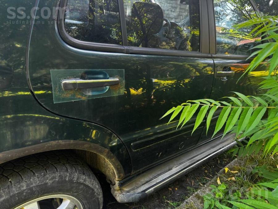 Green Mercedes-Benz ml-400 2004 in Riga, with an engine capacity of 4.00 L and mileage of 340 thousand km for 2400 €, photo 9 on AUTOMOTO.COM.LV