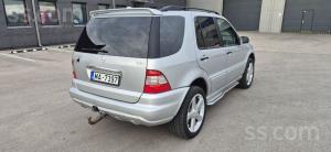 Pelēks Mercedes-Benz ml-400 2003 Rīga, ar dzinēja tilpumu 4.00 L un nobraukumu 400 tūkst. km par 3890 €, foto 4 vietnē AUTOMOTO.COM.LV