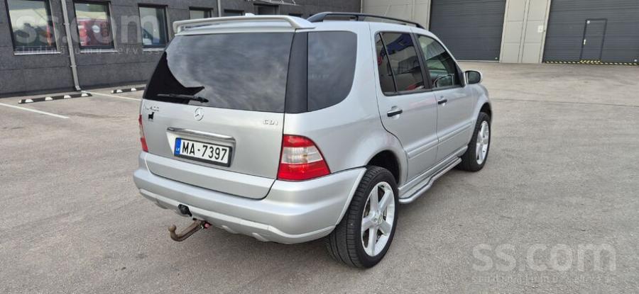 Pelēks Mercedes-Benz ml-400 2003 Rīga, ar dzinēja tilpumu 4.00 L un nobraukumu 400 tūkst. km par 3890 €, foto 4 vietnē AUTOMOTO.COM.LV