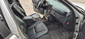Pelēks Mercedes-Benz ml-400 2003 Rīga, ar dzinēja tilpumu 4.00 L un nobraukumu 400 tūkst. km par 3890 €, foto 6 vietnē AUTOMOTO.COM.LV