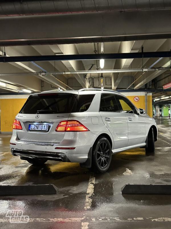 Grey Mercedes-Benz ml-400 2015 in Vilnius, with an engine capacity of 3.00 L and mileage of 163 thousand km for 22000 €, photo 3 on AUTOMOTO.COM.LV