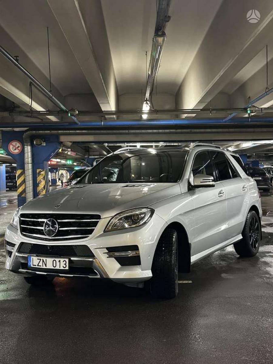 Grey Mercedes-Benz ml-400 2015 in Vilnius, with an engine capacity of 3.00 L and mileage of 163 thousand km for 19500 €, photo 2 on AUTOMOTO.COM.LV