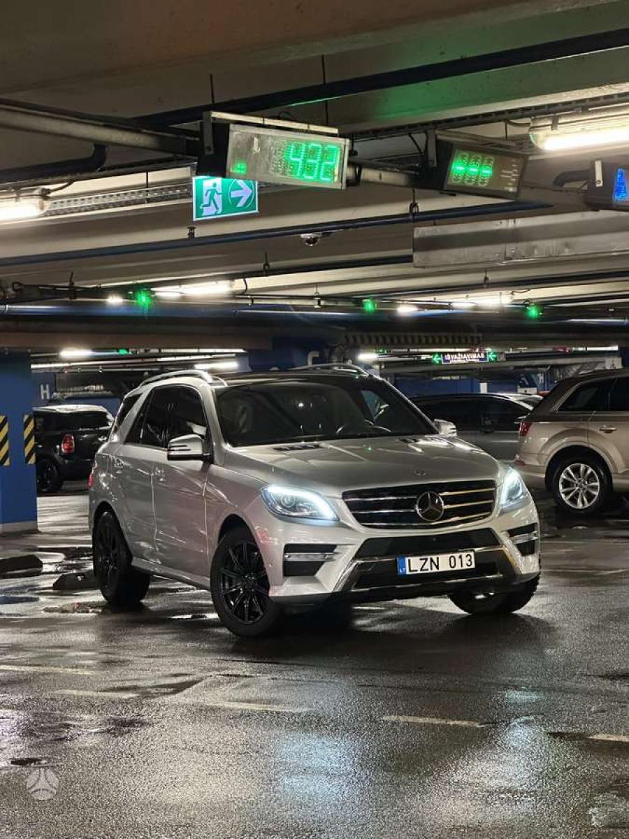 Grey Mercedes-Benz ml-400 2015 in Vilnius, with an engine capacity of 3.00 L and mileage of 163 thousand km for 19500 €, photo 3 on AUTOMOTO.COM.LV