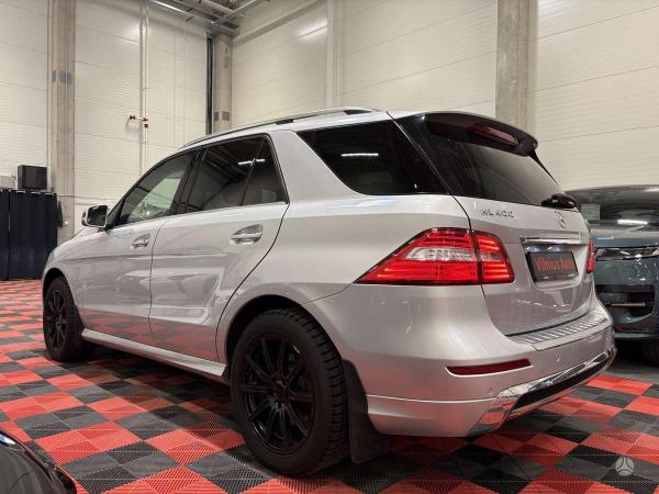 Grey Mercedes-Benz ml-400 2015 in Vilnius, with an engine capacity of 3.00 L and mileage of 164 thousand km for 18200 €, photo 6 on AUTOMOTO.COM.LV