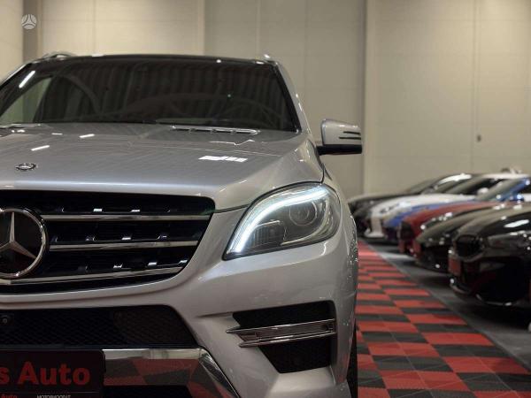 Grey Mercedes-Benz ml-400 2015 in Vilnius, with an engine capacity of 3.00 L and mileage of 164 thousand km for 18200 €, photo 7 on AUTOMOTO.COM.LV