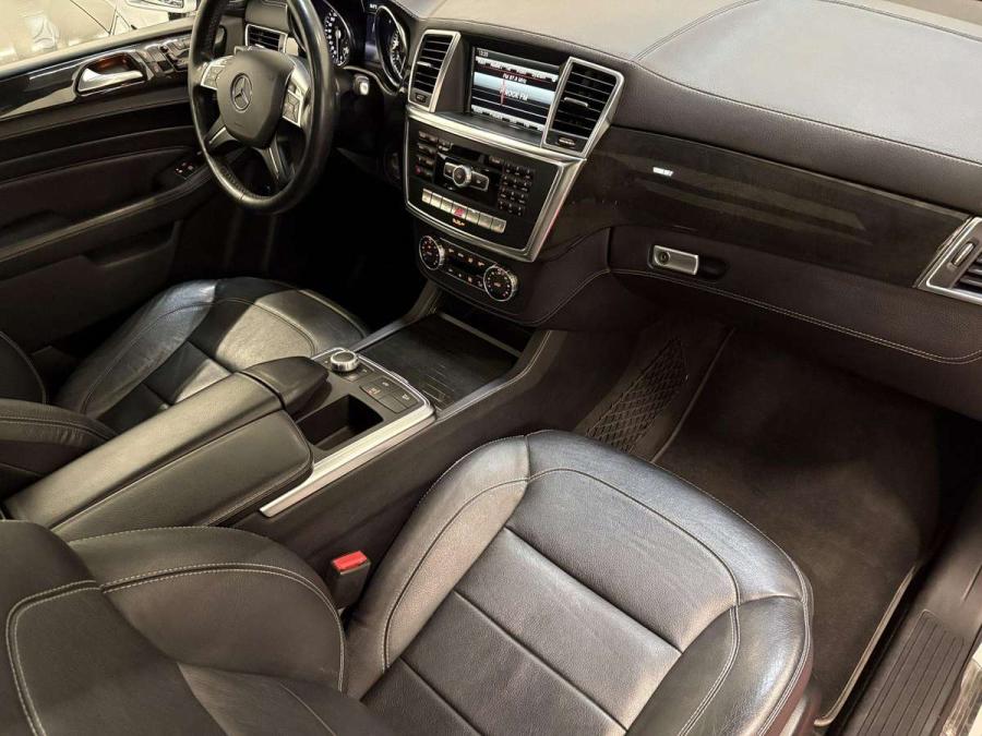 Grey Mercedes-Benz ml-400 2015 in Vilnius, with an engine capacity of 3.00 L and mileage of 164 thousand km for 18200 €, photo 18 on AUTOMOTO.COM.LV