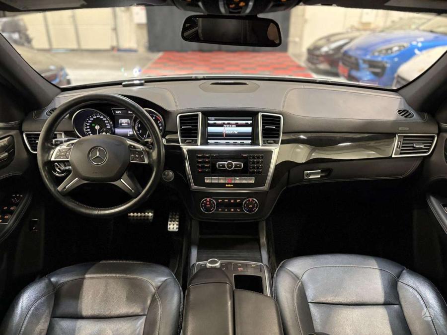 Grey Mercedes-Benz ml-400 2015 in Vilnius, with an engine capacity of 3.00 L and mileage of 164 thousand km for 18200 €, photo 20 on AUTOMOTO.COM.LV