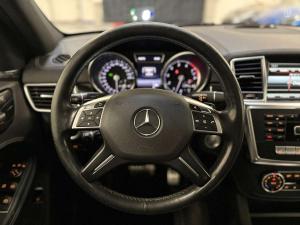 Grey Mercedes-Benz ml-400 2015 in Vilnius, with an engine capacity of 3.00 L and mileage of 164 thousand km for 18200 €, photo 22 on AUTOMOTO.COM.LV