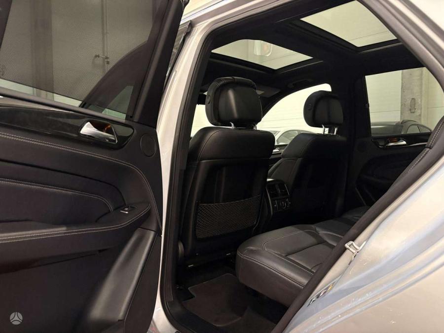 Grey Mercedes-Benz ml-400 2015 in Vilnius, with an engine capacity of 3.00 L and mileage of 164 thousand km for 18200 €, photo 33 on AUTOMOTO.COM.LV
