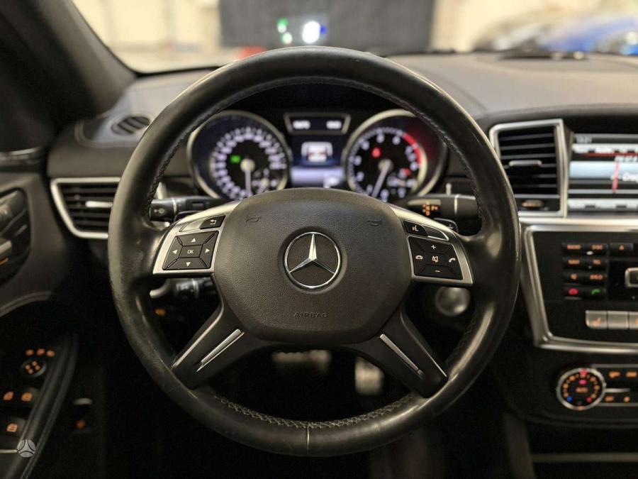 Pelēks Mercedes-Benz ml-400 2015 Viļņa, ar dzinēja tilpumu 3.00 L un nobraukumu 164 tūkst. km par 17790 €, foto 22 vietnē AUTOMOTO.COM.LV
