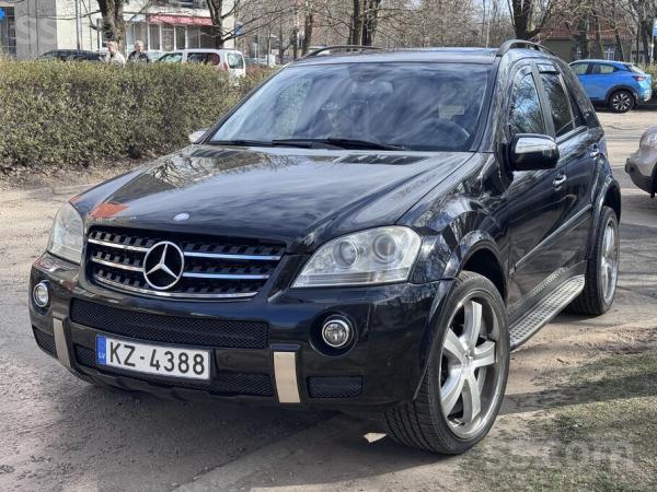 Black Mercedes-Benz ml-420 2006 in Tukums, with an engine capacity of 4.00 L and mileage of 306 thousand km for 9700 €, photo 1 on AUTOMOTO.COM.LV