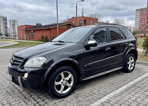 Melns Mercedes-Benz ml-420 2006 Rīga, ar dzinēja tilpumu 3.90 L un nobraukumu 303 tūkst. km par 4200 €, foto 1 vietnē AUTOMOTO.COM.LV