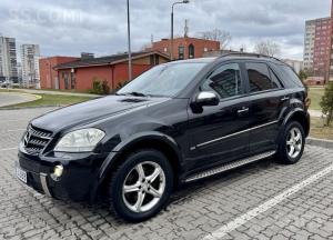 Melns Mercedes-Benz ml-420 2006 Rīga, ar dzinēja tilpumu 3.90 L un nobraukumu 303 tūkst. km par 4200 €, foto  vietnē AUTOMOTO.COM.LV