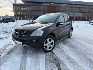 Melns Mercedes-Benz ml-420 2008 Klaipėda, ar dzinēja tilpumu 4.00 L un nobraukumu 550 tūkst. km par 4950 €, foto  vietnē AUTOMOTO.COM.LV