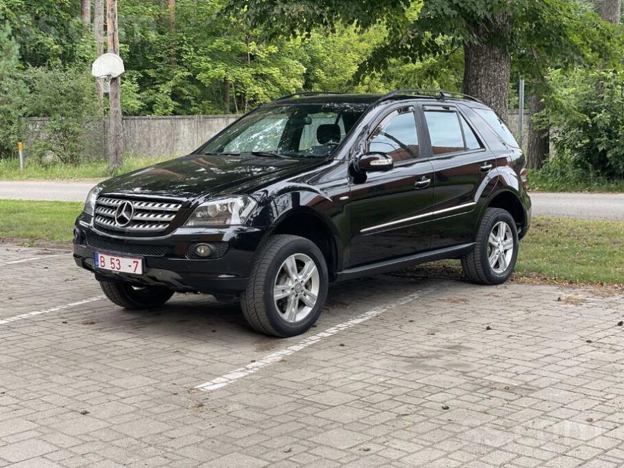 Melns Mercedes-Benz ml-420 2008 Rīga, ar dzinēja tilpumu 3.00 L un nobraukumu 0 tūkst. km par 5200 €, foto 1 vietnē AUTOMOTO.COM.LV