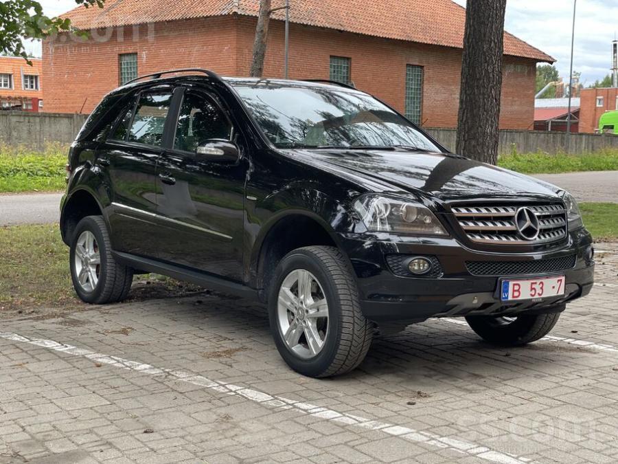 Melns Mercedes-Benz ml-420 2008 Rīga, ar dzinēja tilpumu 3.00 L un nobraukumu 0 tūkst. km par 5200 €, foto 3 vietnē AUTOMOTO.COM.LV