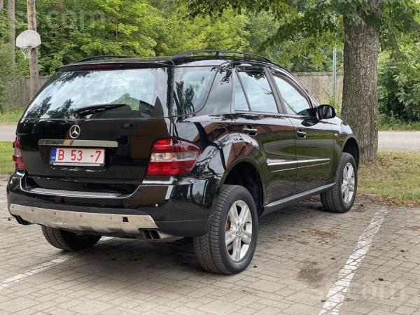 Black Mercedes-Benz ml-420 2008 in Riga, with an engine capacity of 3.00 L and mileage of 0 thousand km for 5200 €, photo 4 on AUTOMOTO.COM.LV